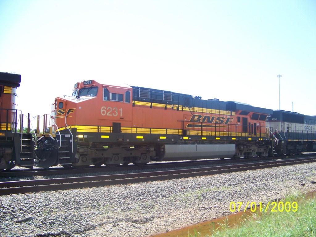 BNSF ES44AC 6231
